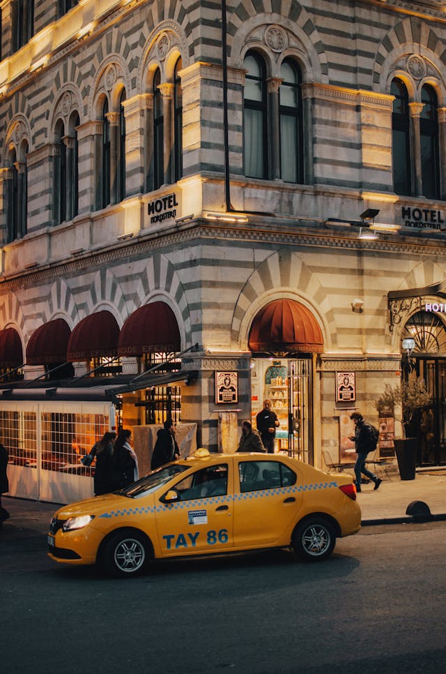 Roadside hotel along your route | Plan Now